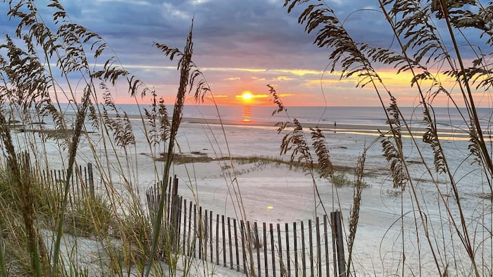 Beachside, Indoor Heated Pool, Hot Tub, Tennis! - Hilton Head Island, SC