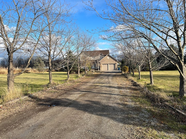 Charming Country Getaway - Grimsby