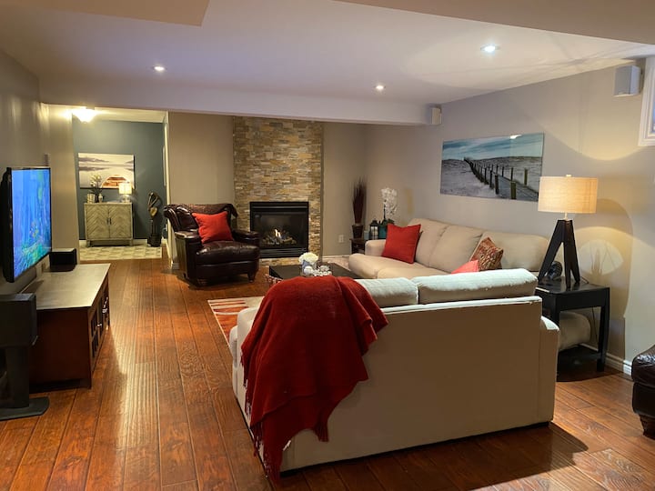 Comfortable  Bedroom In Basement Private Bath - Casselman