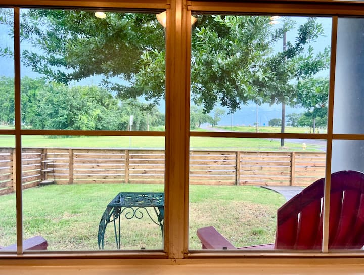 Family Fun Beach Day With A View Of The Water! - Gulfport, MS