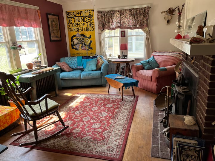 Cozy Home Near Museums & Restaurants (Full-rm2) - North Adams