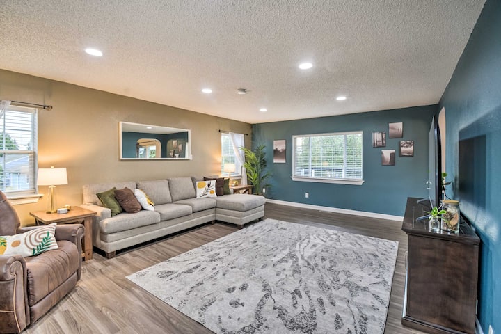 Spacious, Cozy 3 Bedroom 2 Bath North End Home - Tacoma, WA