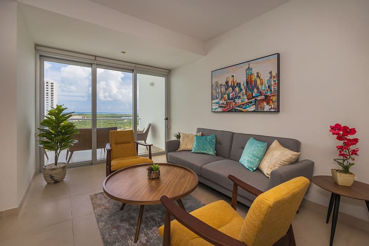 New Ocean & Lagoon View Apartment Next To Plaza Las Americas! - Cancún