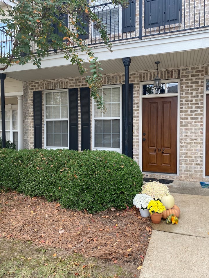 Lovely 2 Bedroom Condo Minutes From The Square - Oxford