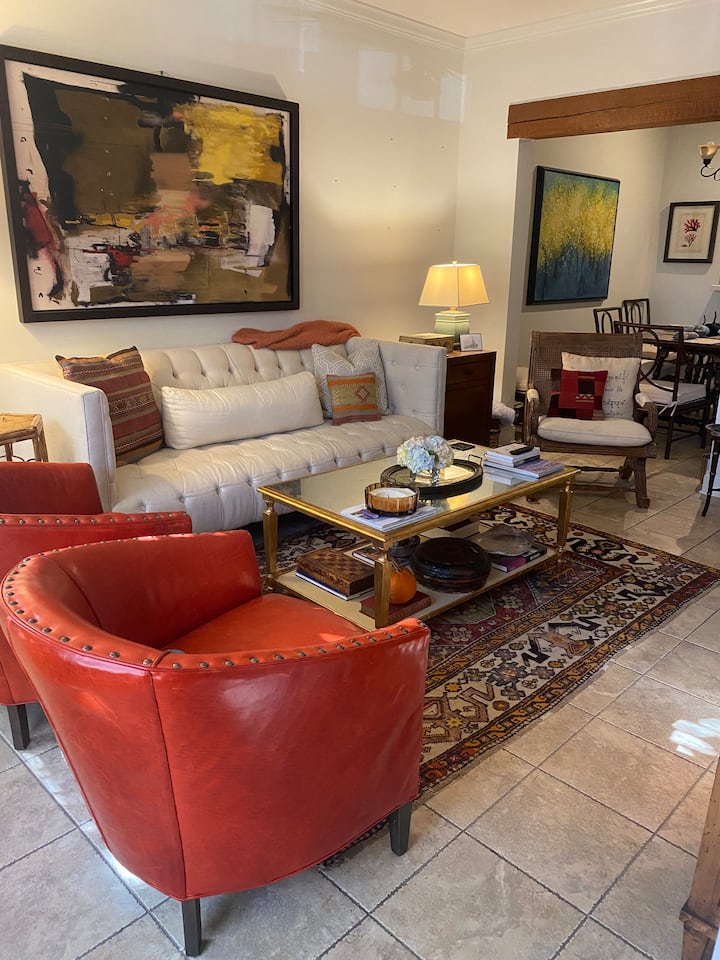 Lovely 2 Bedroom Condo Minutes From The Square - Oxford