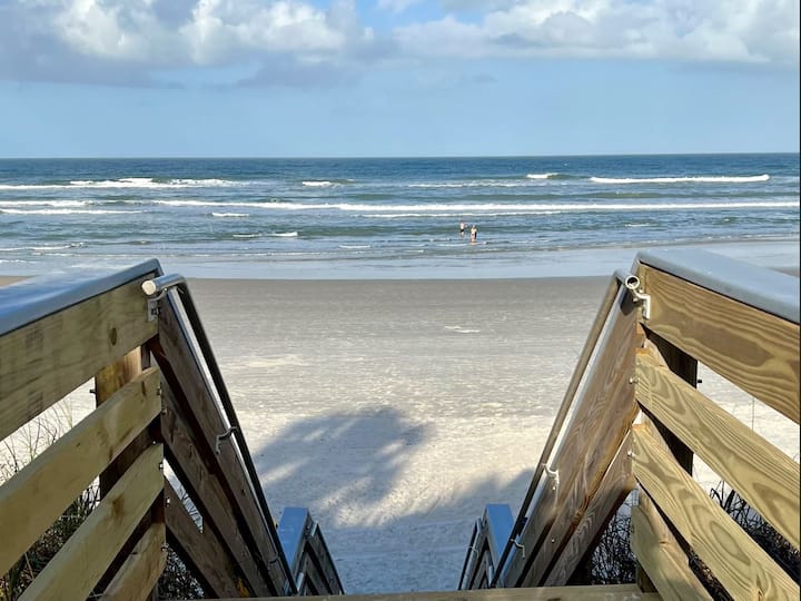 Dude! This Is The One! 3 Bedroom! Beach! Pool! - New Smyrna Beach, FL