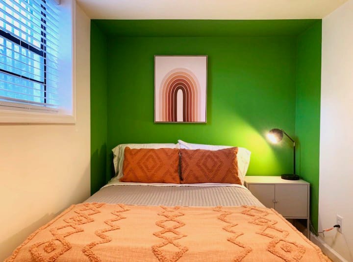 Downtown Lovely Bedroom 1 With Private Bathroom - Savannah, GA
