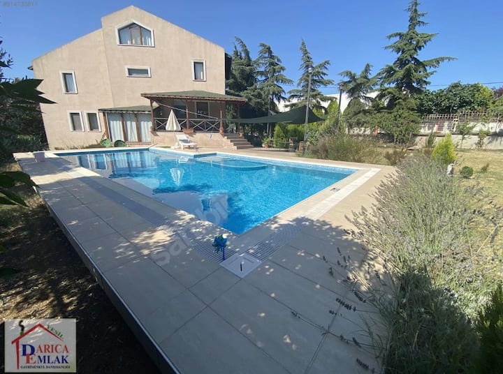 Müstakil Havuzlu Bahçeli Lüks Villa - Darıca