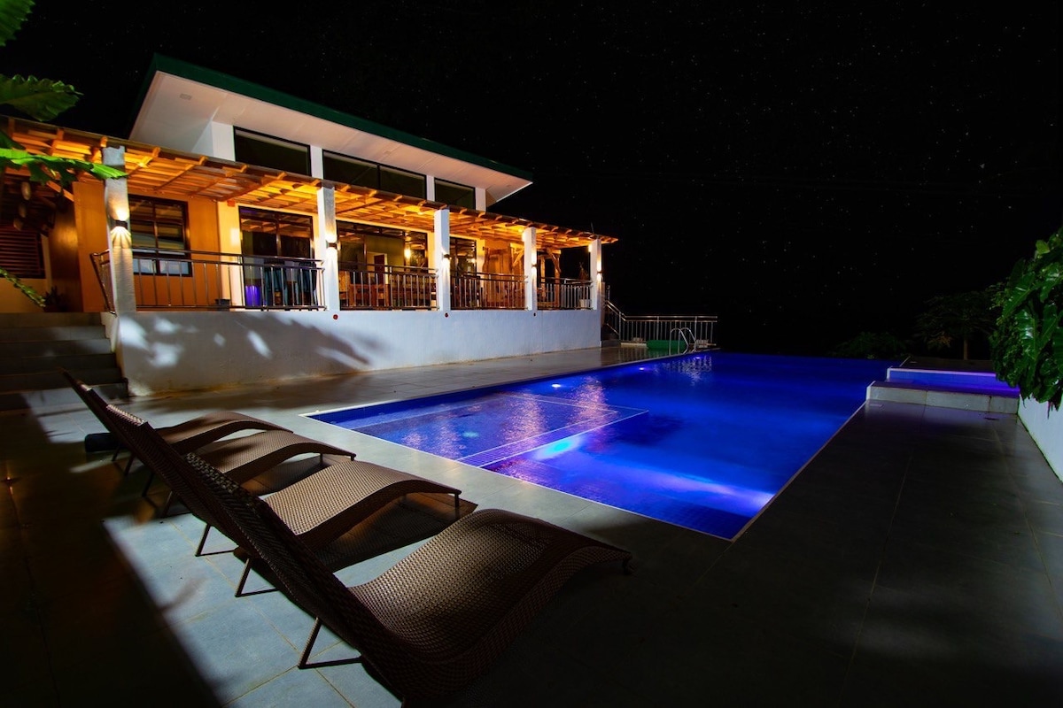 Peaceful Private 2 Bedroom with Infinity Pool - Houses for Rent in ...