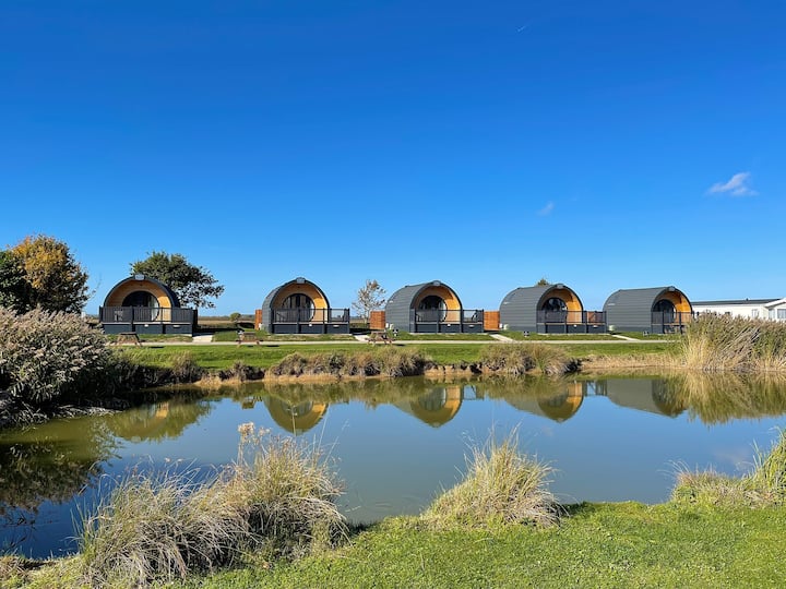 5* Glamping Pod With Private Hot Tub - Pod 1 - Sutton on Sea
