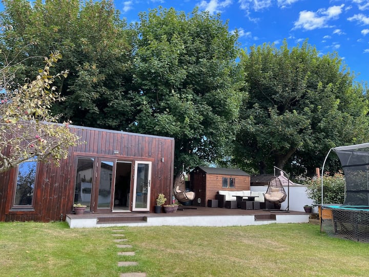 Cosy Seaside Cabin - Dublin