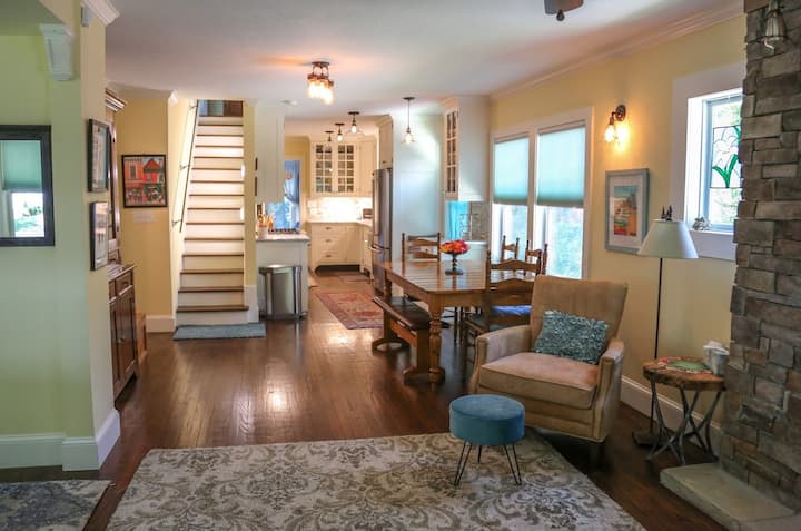 World Cup • Sleeps 6• Driveway • Brookside - Kansas City