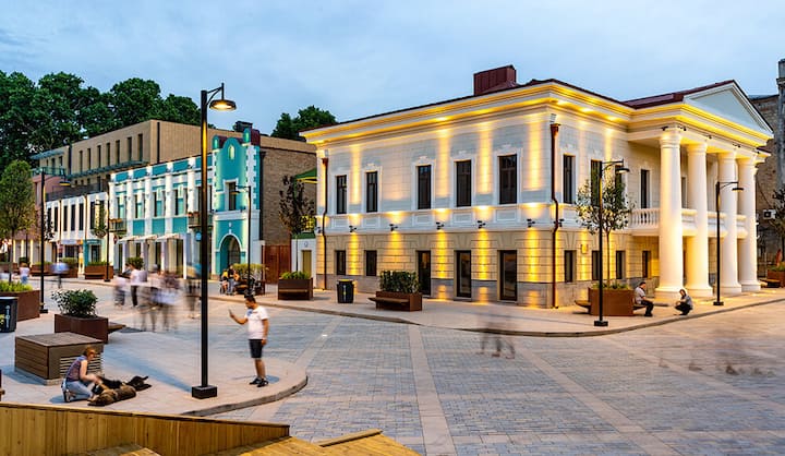 One Bedroom Apartment In Renovated Old City Center - Tbilissi