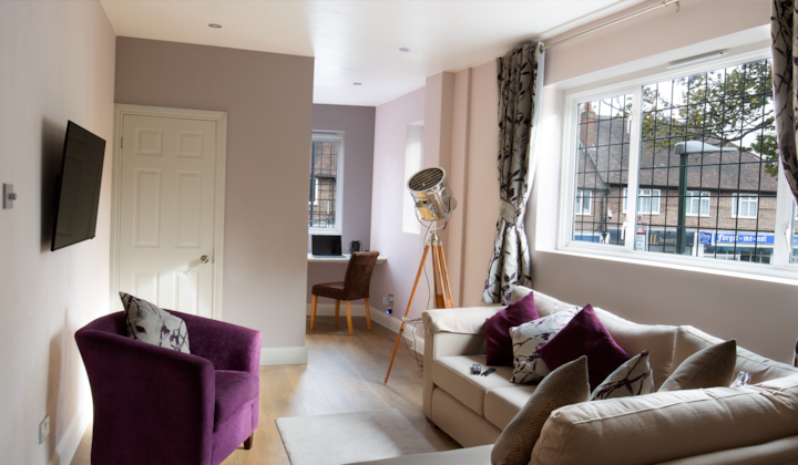 Two Bedroom Flat + Free Parking + Train Station - Kingston upon Thames