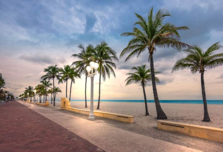 Enjoy Our Brand New Home In Hallandale Beach! - Hallandale Beach, FL