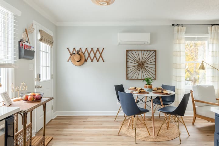 Stylish Sanctuary With Private Garden & Parking - Raleigh, NC