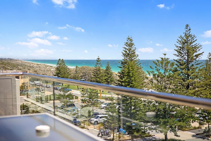 A406 - 2 Bedroom Beachfront Penthouse - Perth