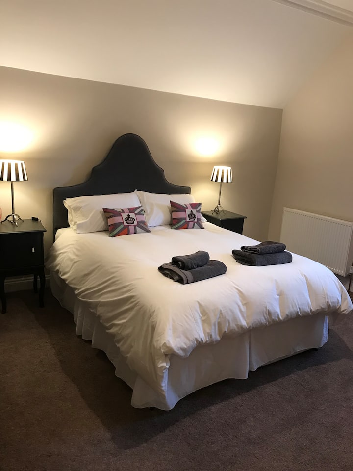 Wonderful B&b 3 Ensuite Bedrooms, Private Lounge - Ayrshire