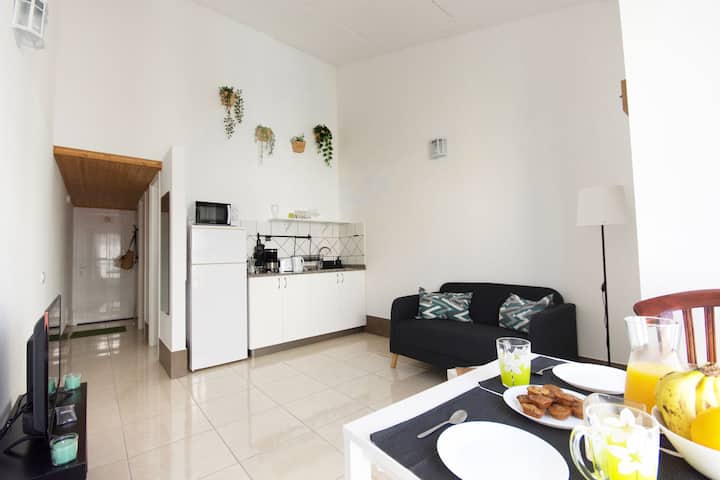 Luminous 1 Bedroom In Local Town - Ingenio