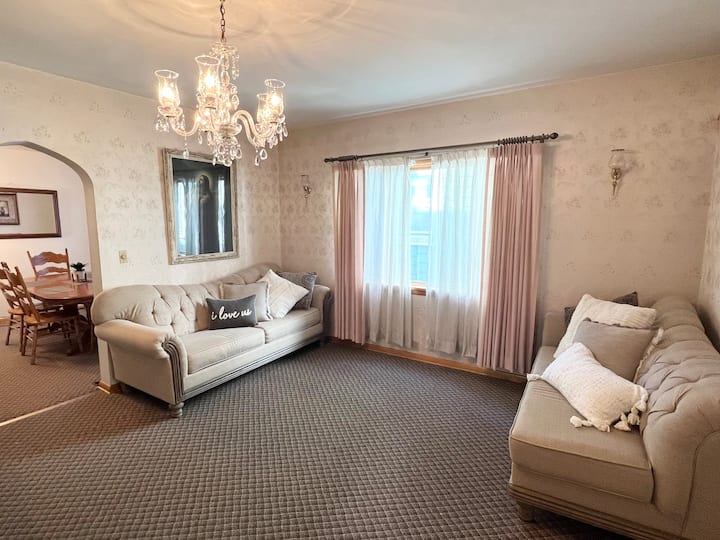 Cozy Apt 1 Near Downtown - Erie, PA