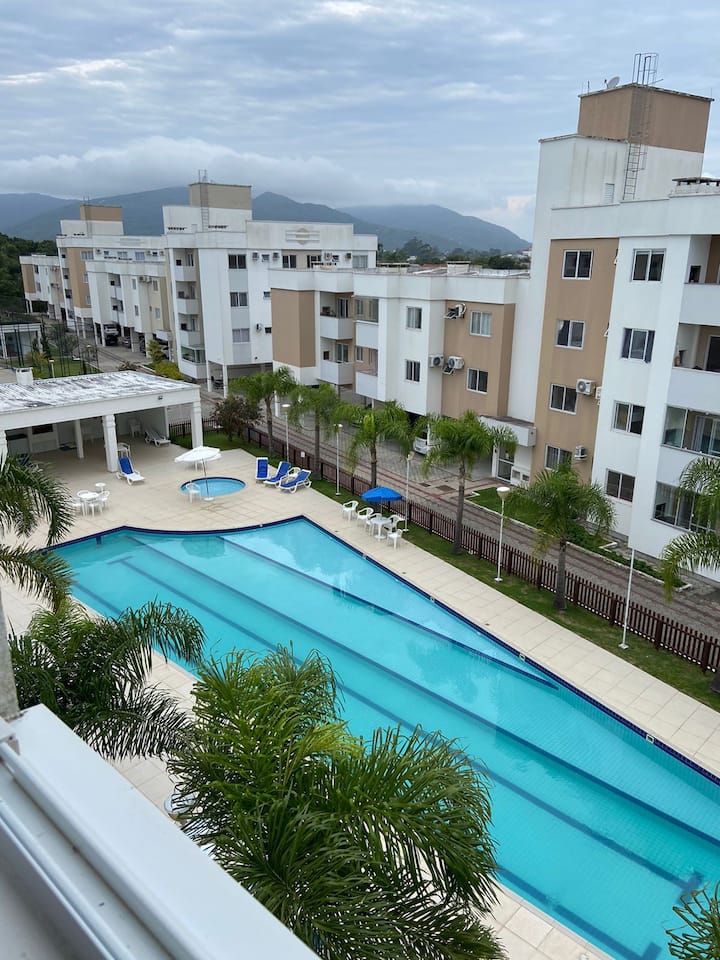 Apartamento Em Canasvieras Com Piscina - Florianópolis