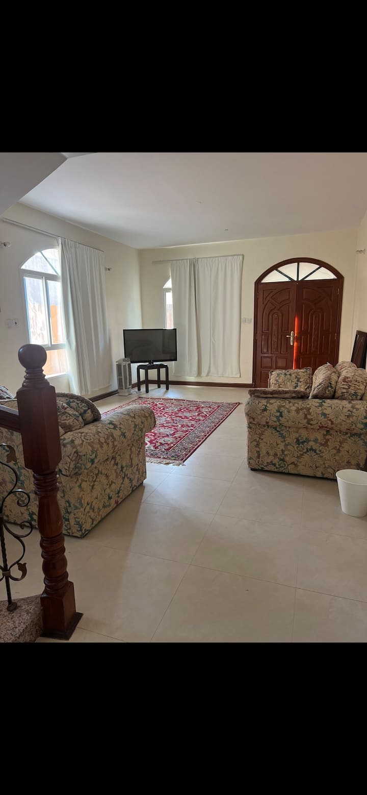 6 Bedroom Villa, 5 Min Walk To Althumama Stadium - Doha