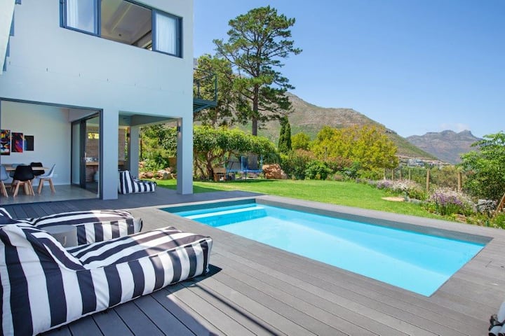Stunning Modern  Mansion  In Hout Bay - Cape Town