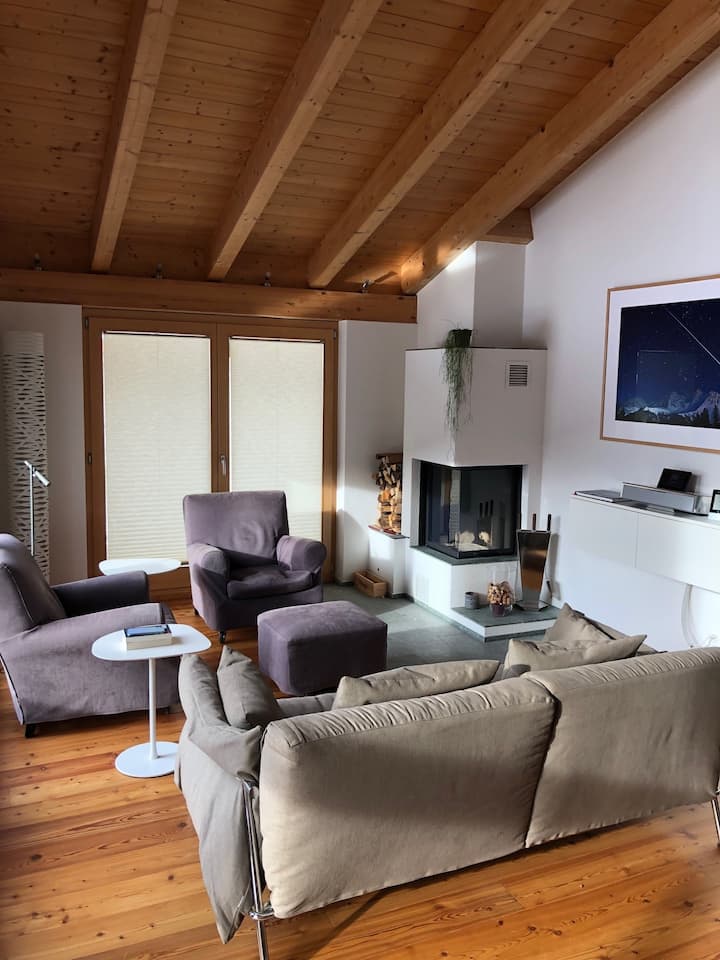 Dachwohnung Mit Chalet-charme - Arosa