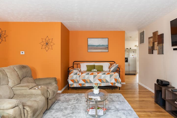 Comfy 3 Bedroom Home Close To Airport - Riverdale, GA