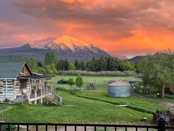 Luxury 3br Townhome -Mt. Sopris View & Hot Tub - Carbondale, CO