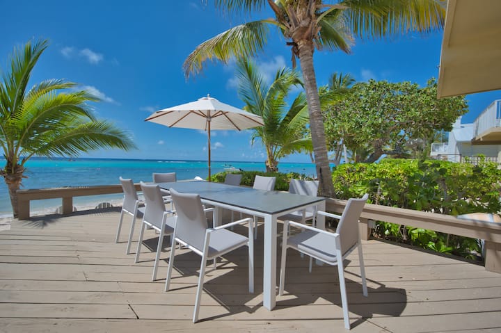 Incredible Beach Front Villa With A Pool&shipwreck - Cayman Islands
