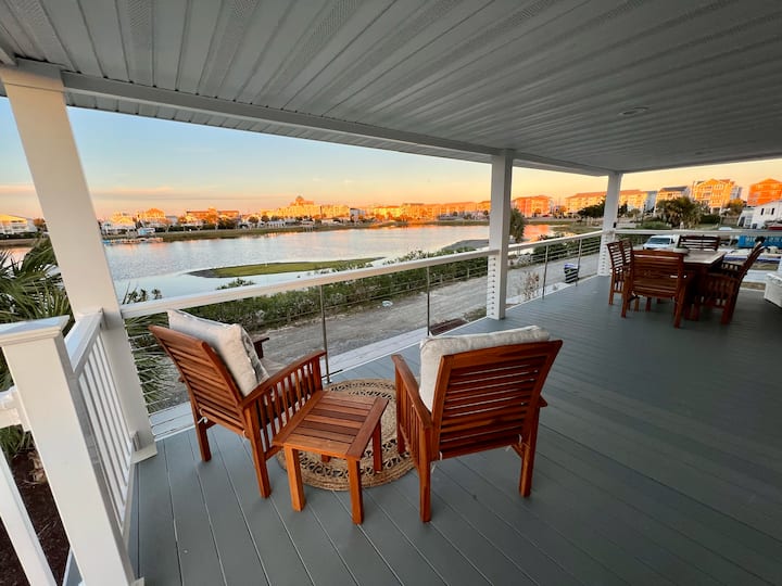 Incredible Water Views On Cb - The Happy House - Carolina Beach