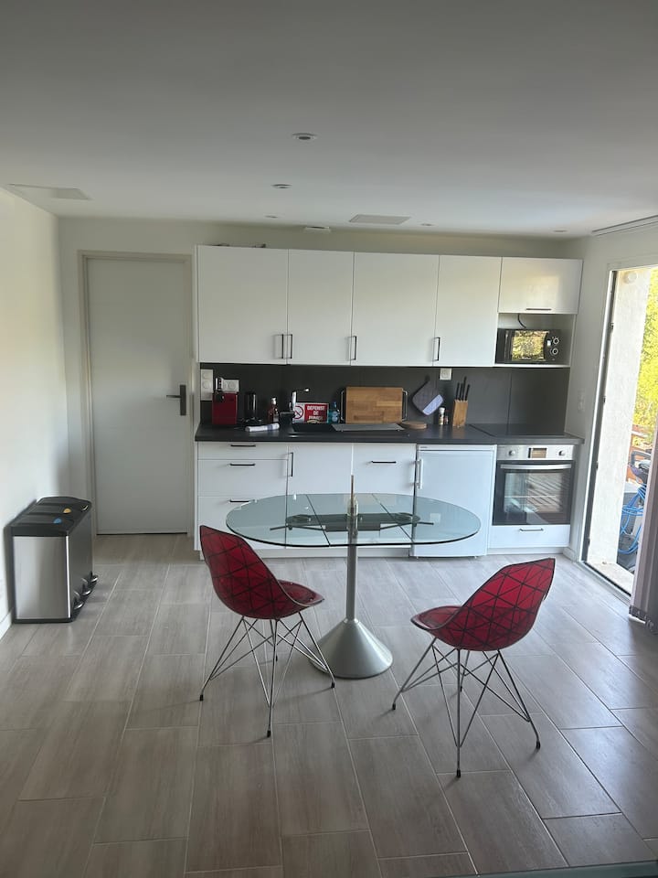 2 Pièces, Piscine Privative, Au Calme (Impasse) - Montauroux