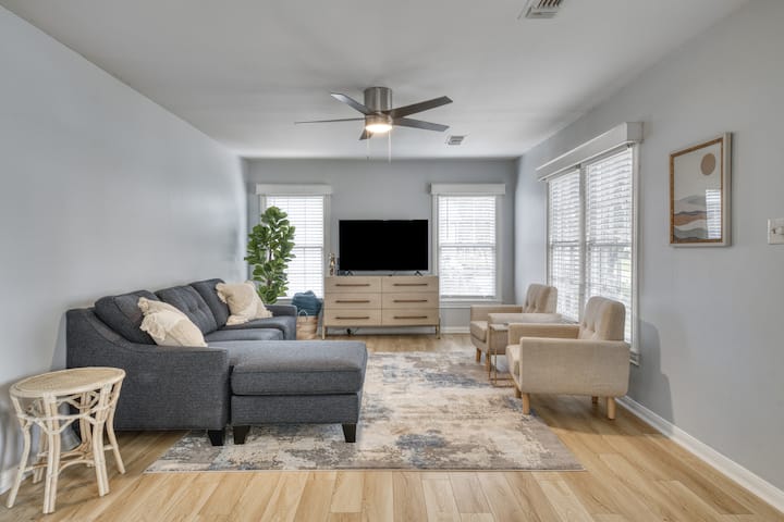 “12th Mansion” Retro Modern Home 2 Miles To Campus - Bryan, TX