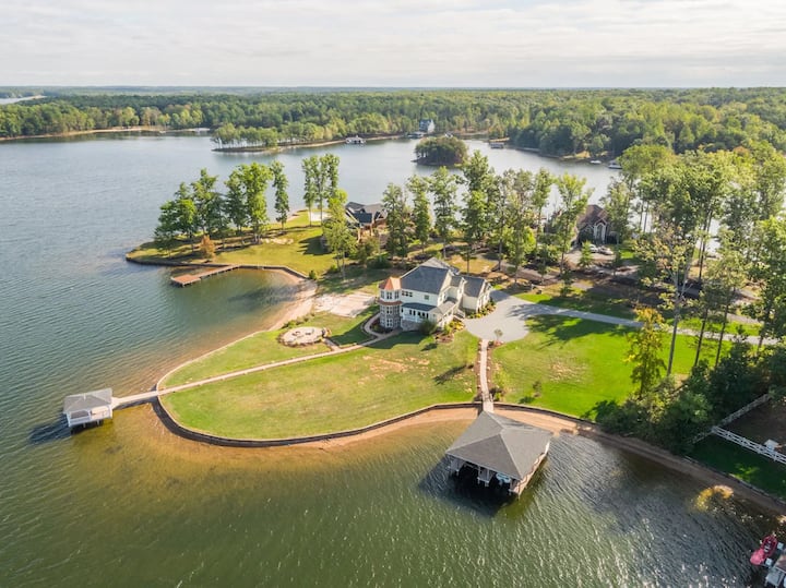 Panoramic View-lakefront-private Side - Lake Anna, VA