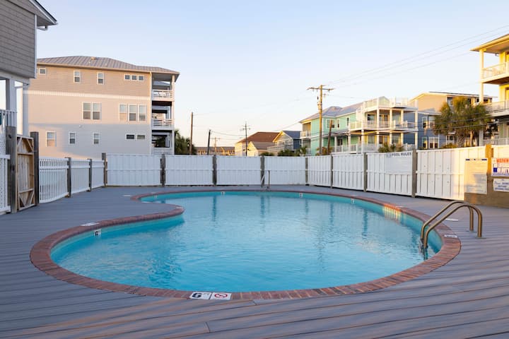 Carolina Family Tides W/pool And Dock, Beach - Carolina Beach, NC