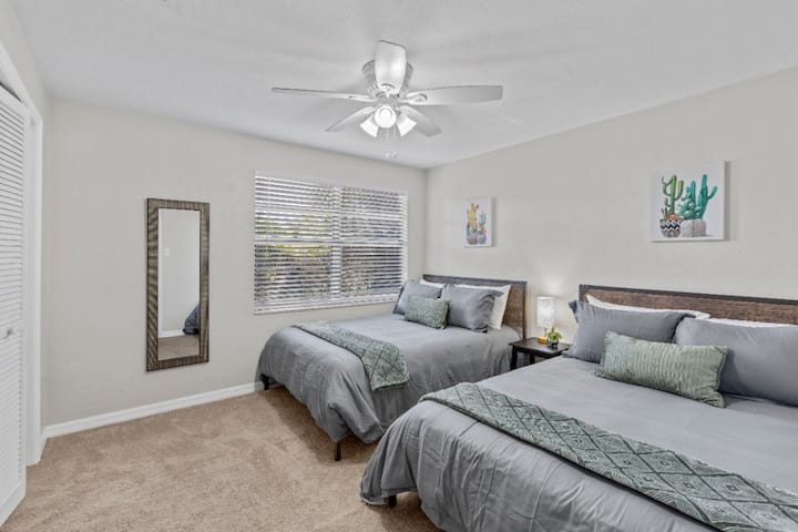 Family-friendly Townhouse With Reading Nook + Bike - Gainesville, FL