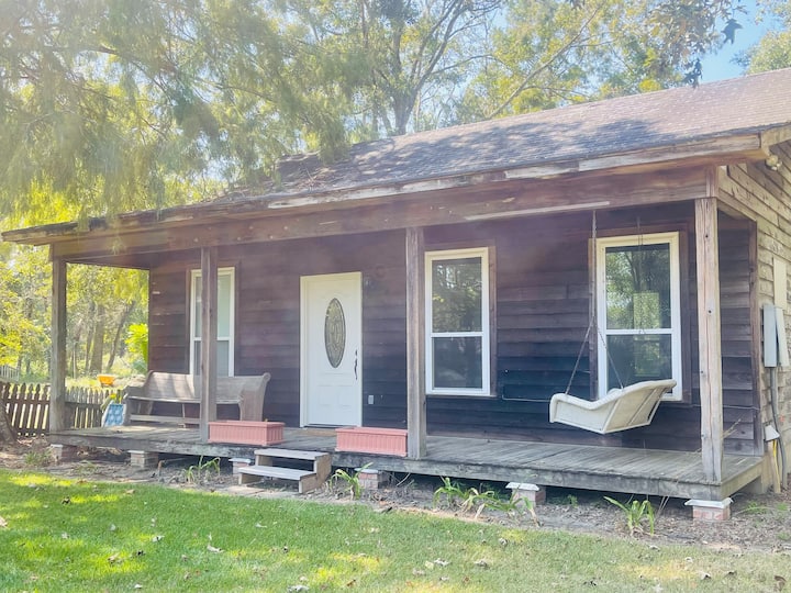 Cozy Cottage - Baton Rouge, LA