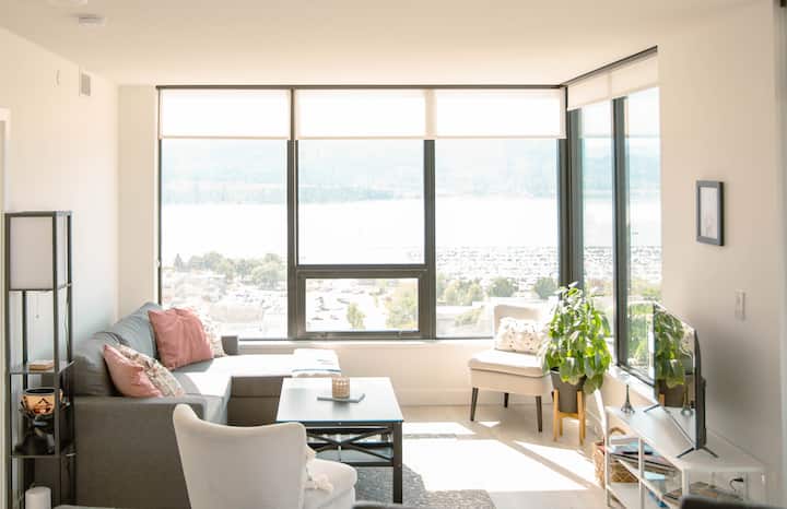 Lake View Sky Condo - Kelowna