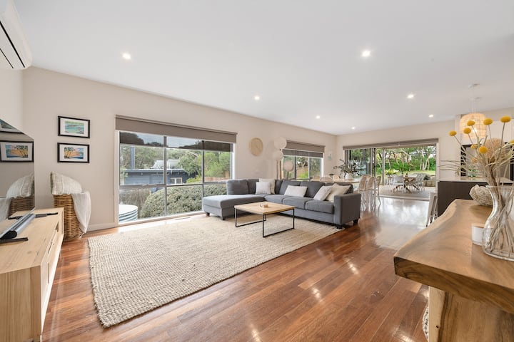 Modern 4 Bedroom Home Rye - Aircon Wifi - Rye