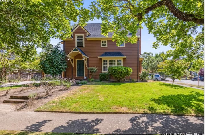 Updated Campus Home - Eugene, OR