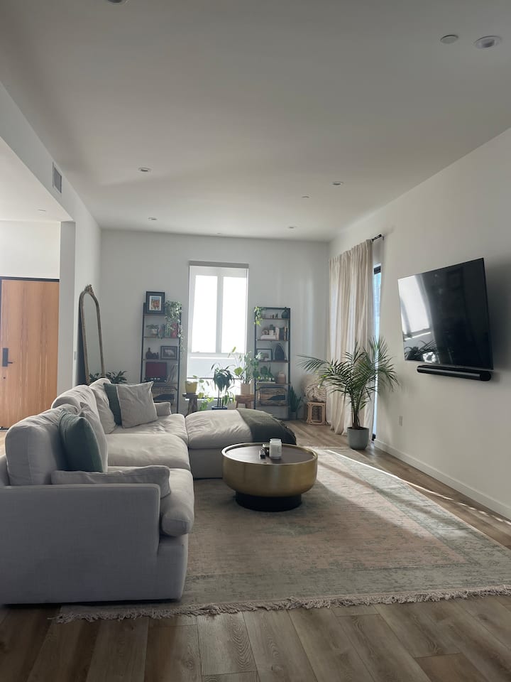 Modern 2 Br Home With Rooftop - Culver City