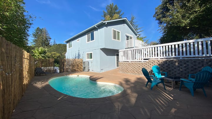 Tranquil Pool Villa With Mountain View - 샌타로자