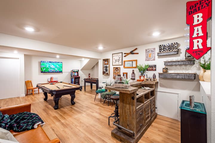 Red Rock Cabin Retreat W/ Game Room & Hot Tub - Fish Camp, CA