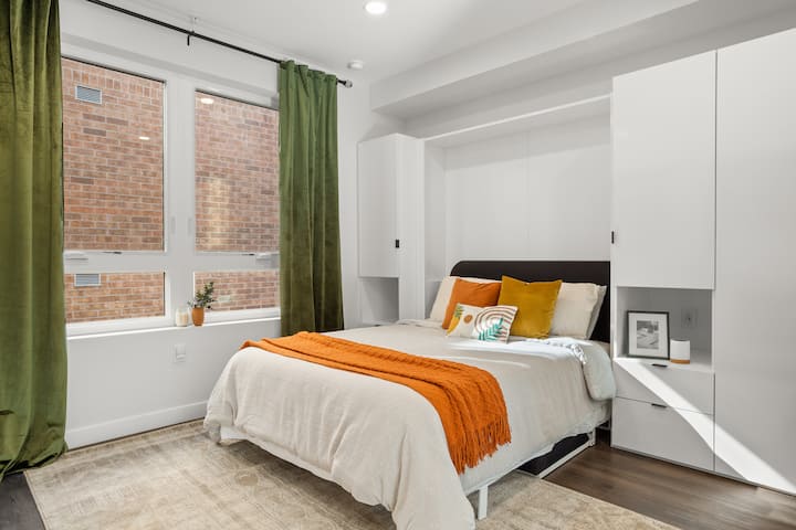 Modern Fully Furnished Studio In City Park - Denver, CO