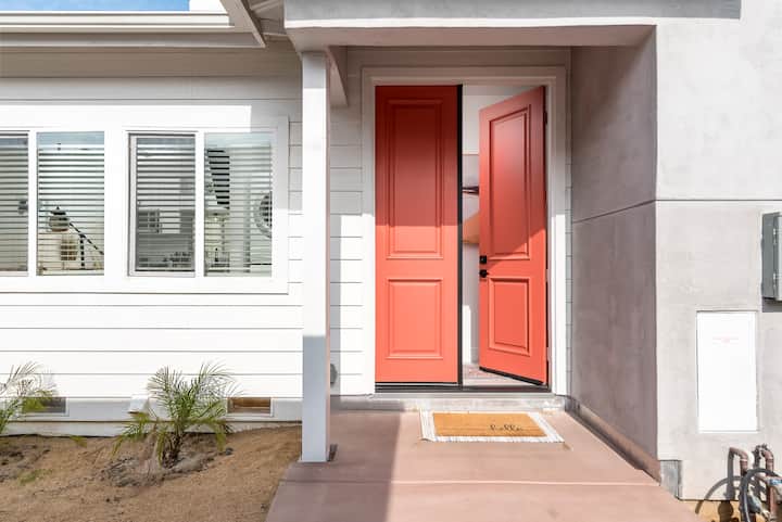 Spotless: Quiet, Private, King Cozy Beds, Fun Yard - La Mesa, CA