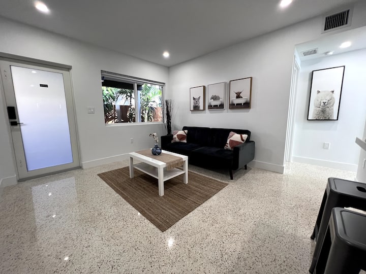 New! Casita Luxury Chic W/parking Coconut Grove - Miami, FL