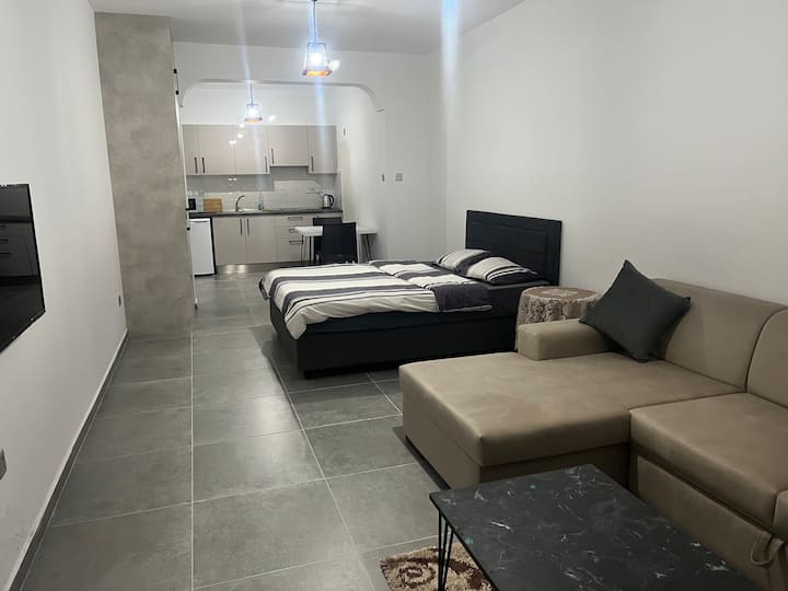 Grand Studio, New, Wifi,city Center, Free Parking - Girne
