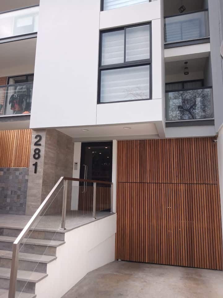 Dpto Amoblado Estreno, Ubicado Cerca A Miraflores - Lima