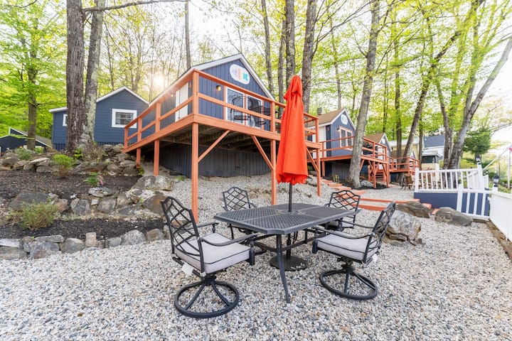 New Charming Cabin With Water Views On Main Street - Alton, NH